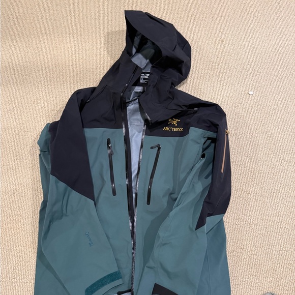 Arc'teryx | Jackets & Coats | Arcteryx Alpha Sv Jacket Dark Magic Mens ...